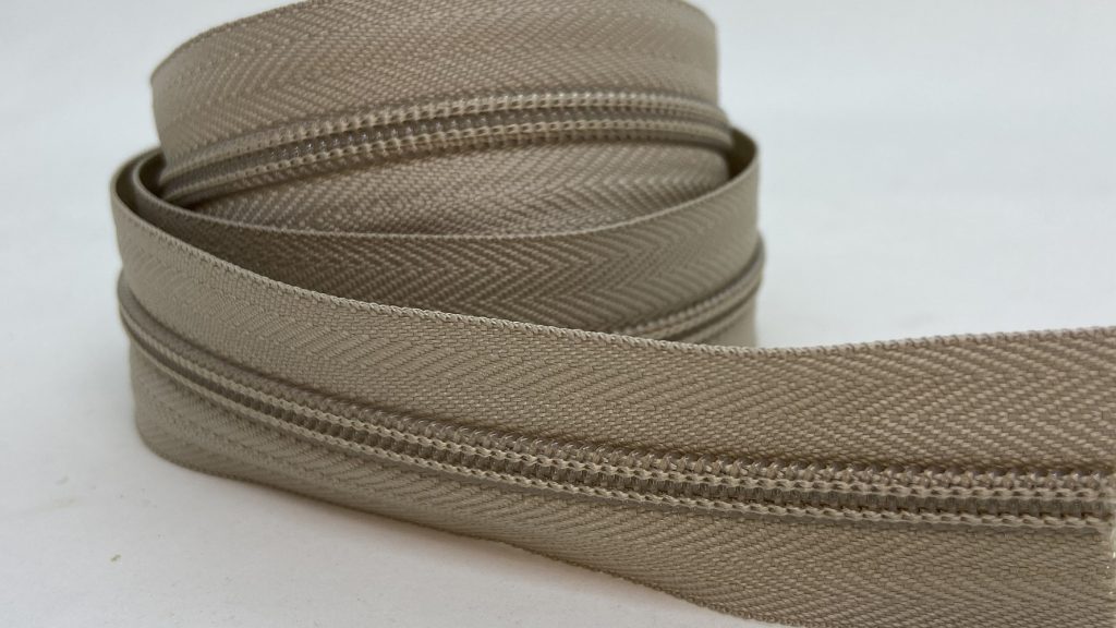 CIERRE PLASTIL 5 SEPARABLE DE 75CM – Star Cierres