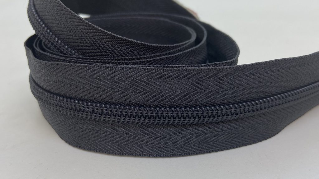 CIERRE PLASTIL 5 SEPARABLE DE 70CM – Star Cierres