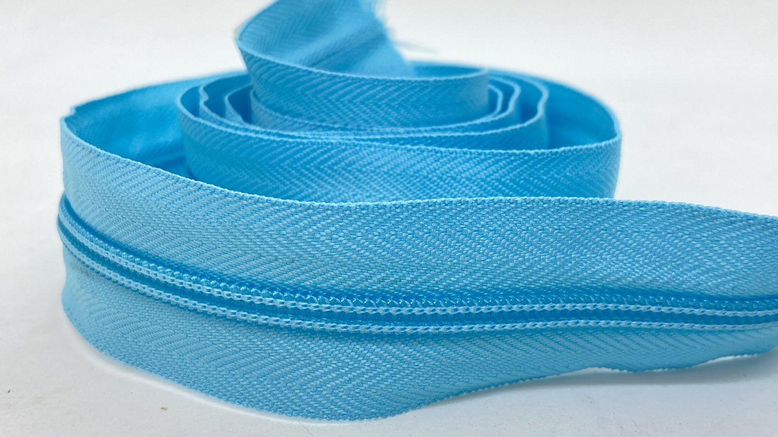 CIERRE POR METRO CADENA NYLON N5 (6mm) X 10m – Star Cierres